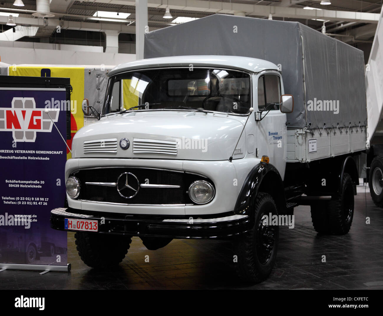 Mercedes lkw -Fotos und -Bildmaterial in hoher Auflösung – Alamy