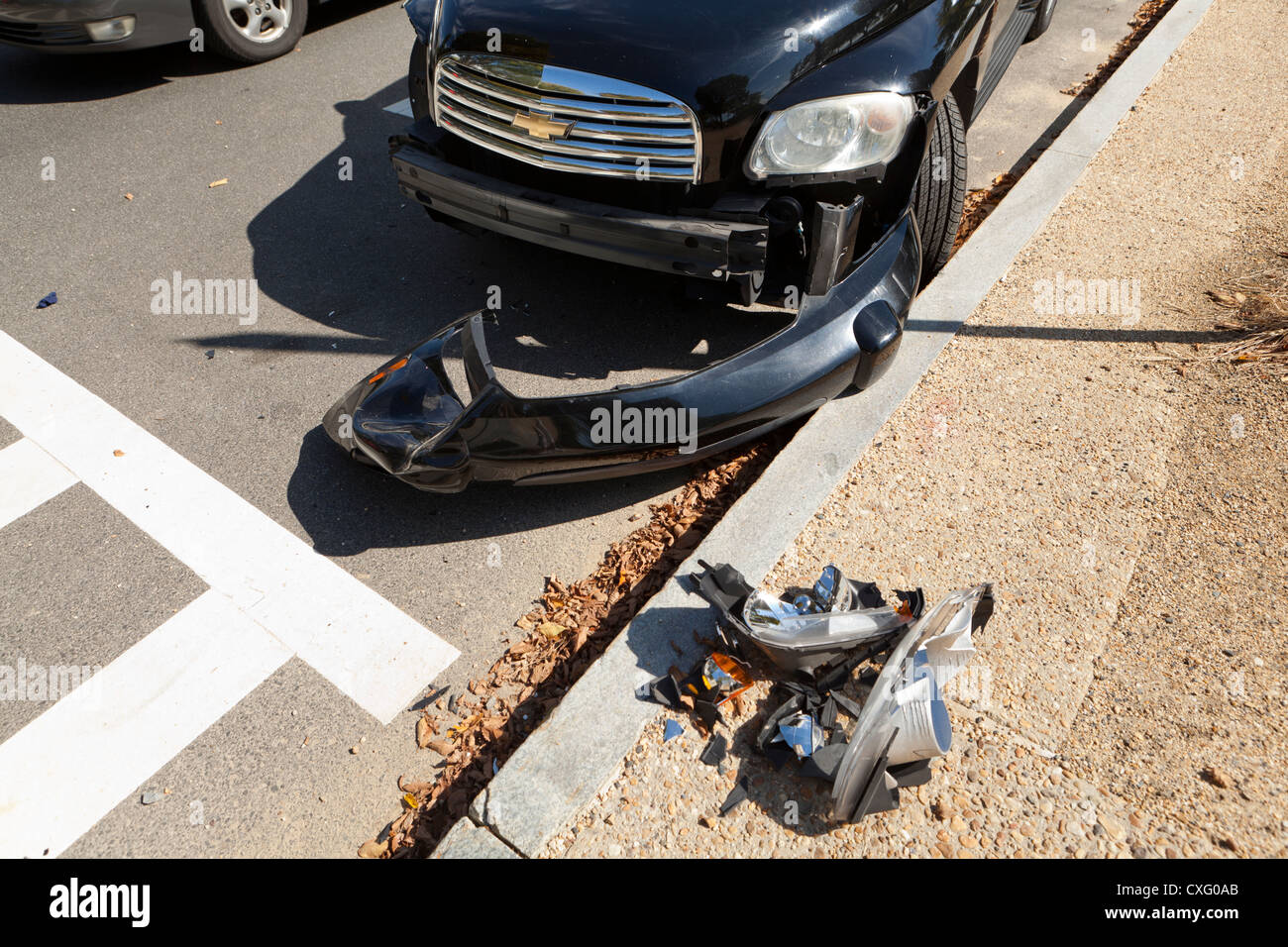 Accident damaged car in front -Fotos und -Bildmaterial in hoher ...