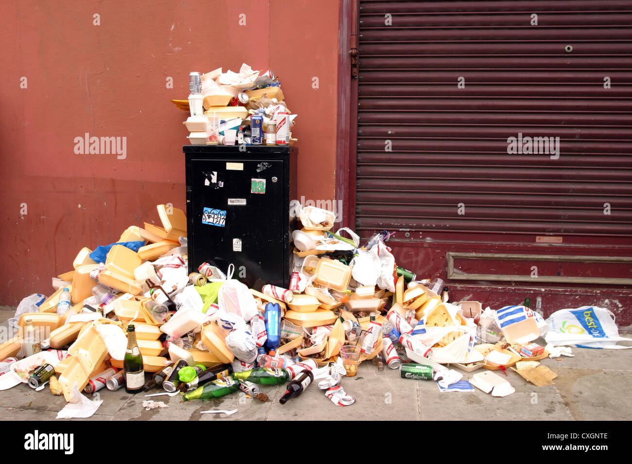 Fastfood müll -Fotos und -Bildmaterial in hoher Auflösung – Alamy