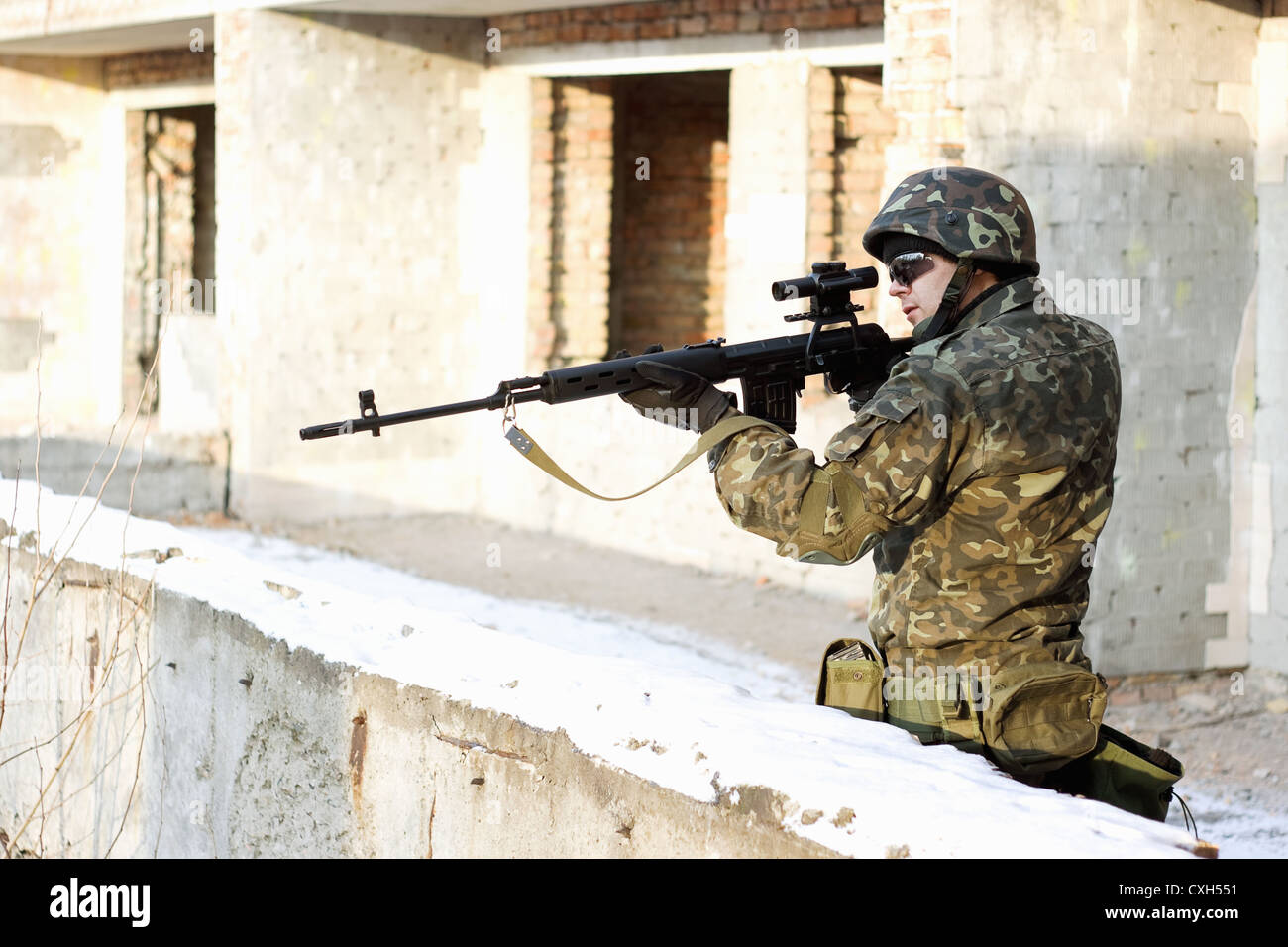 Strong soldier -Fotos und -Bildmaterial in hoher Auflösung – Alamy