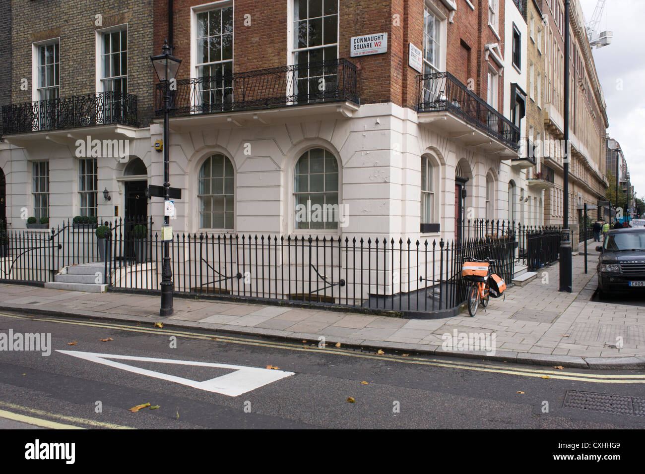 Der SE Ecke Connaught Square W2 (an der Kreuzung mit der Seymour Street ...