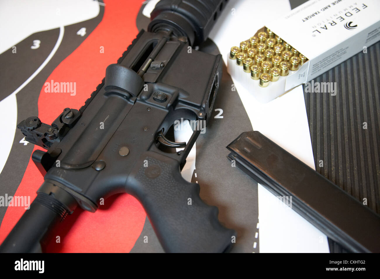 Semi automatic rifle -Fotos und -Bildmaterial in hoher Auflösung – Alamy