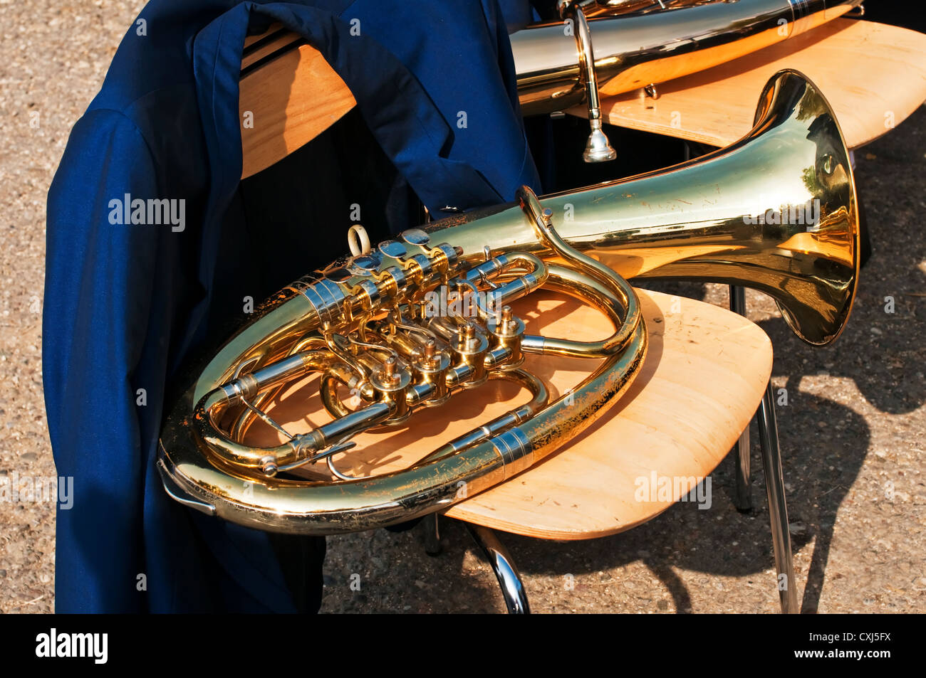 Tuba spielen -Fotos und -Bildmaterial in hoher Auflösung - Seite 2 - Alamy