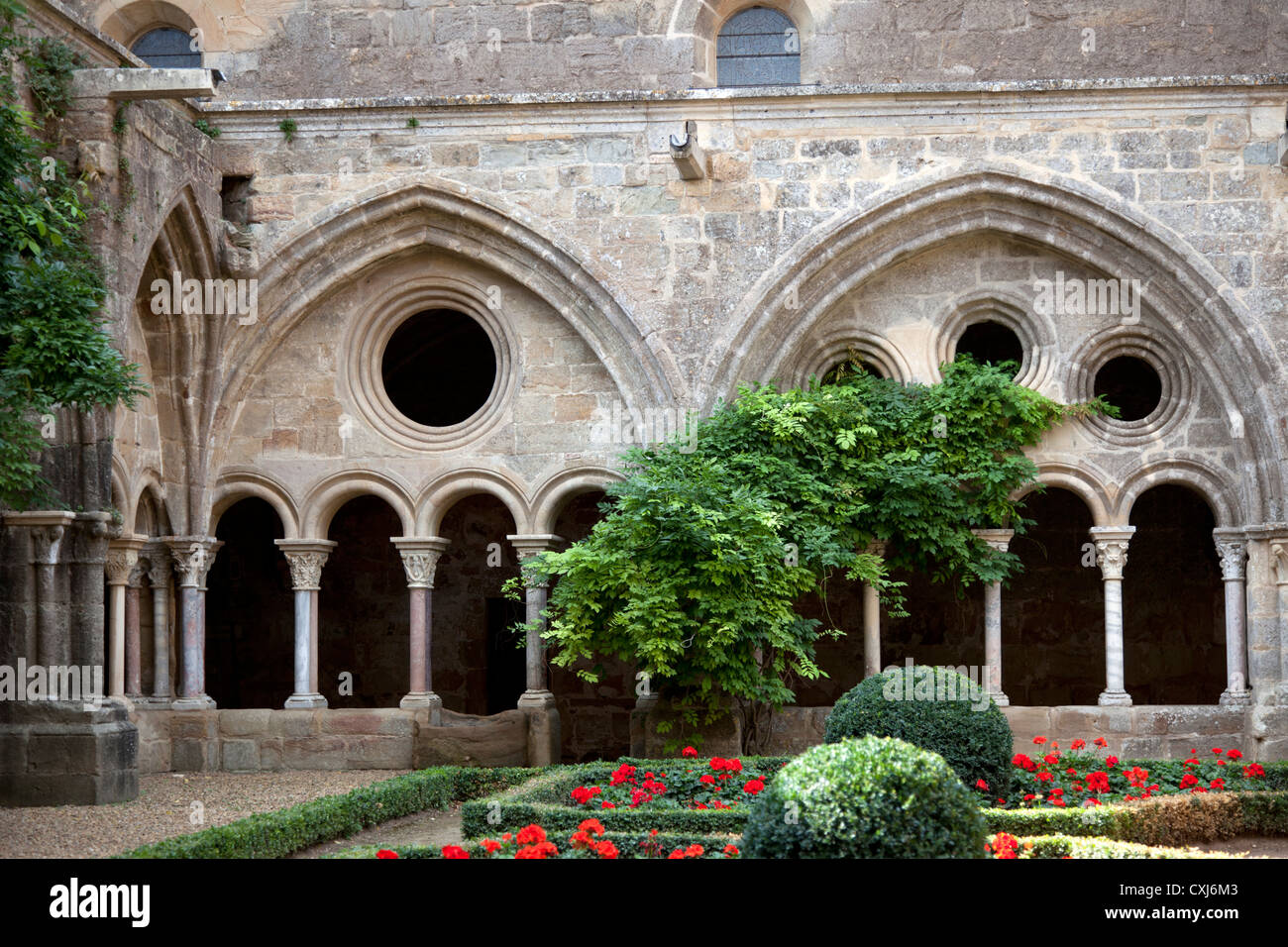 Das Kloster der Zisterzienser Abtei von Fontfroide (Aude - Frankreich ...