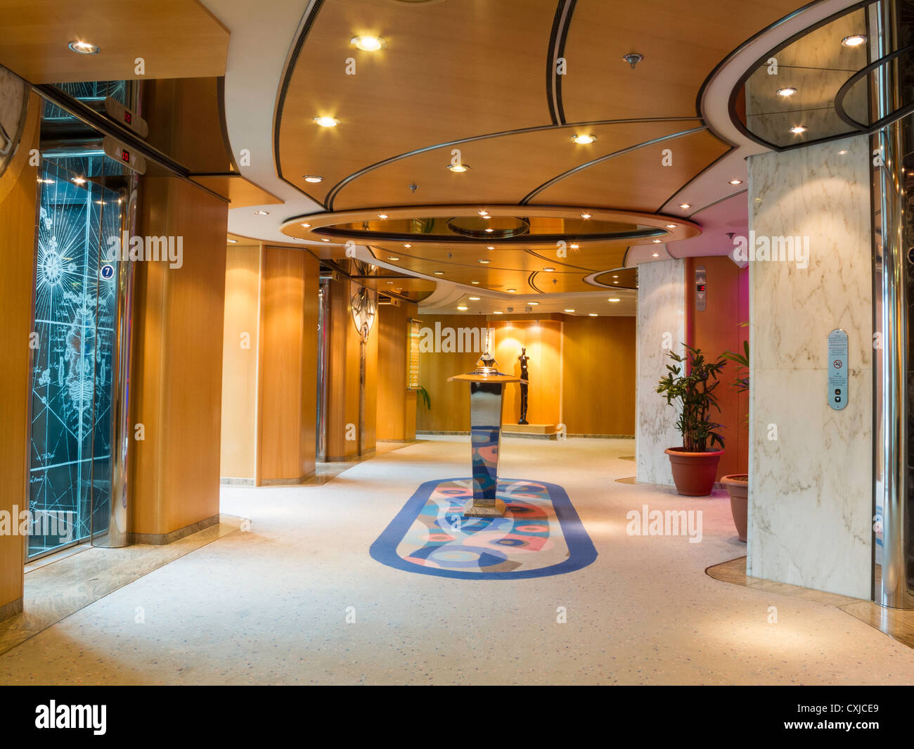 Glas-Aufzug-Bank Foyer, Radiance of the Seas Kreuzfahrt Schiff ...
