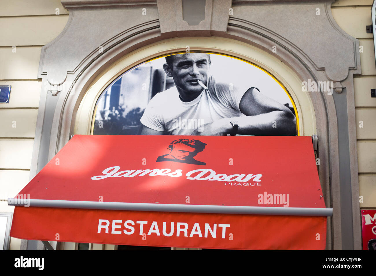 James dean restaurant prag -Fotos und -Bildmaterial in hoher Auflösung ...