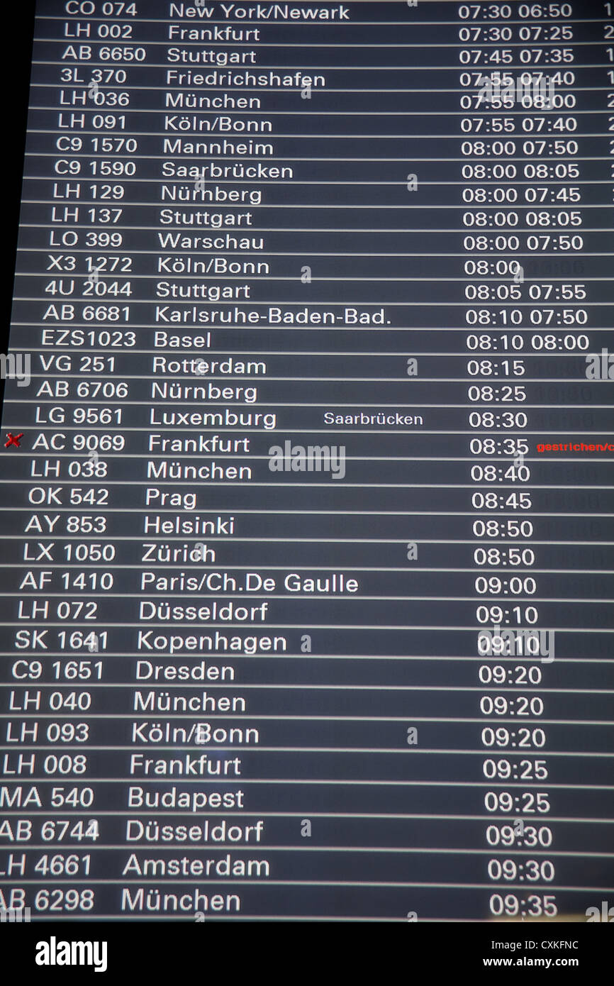 Info-Schild am Flughafen Stockfotografie - Alamy