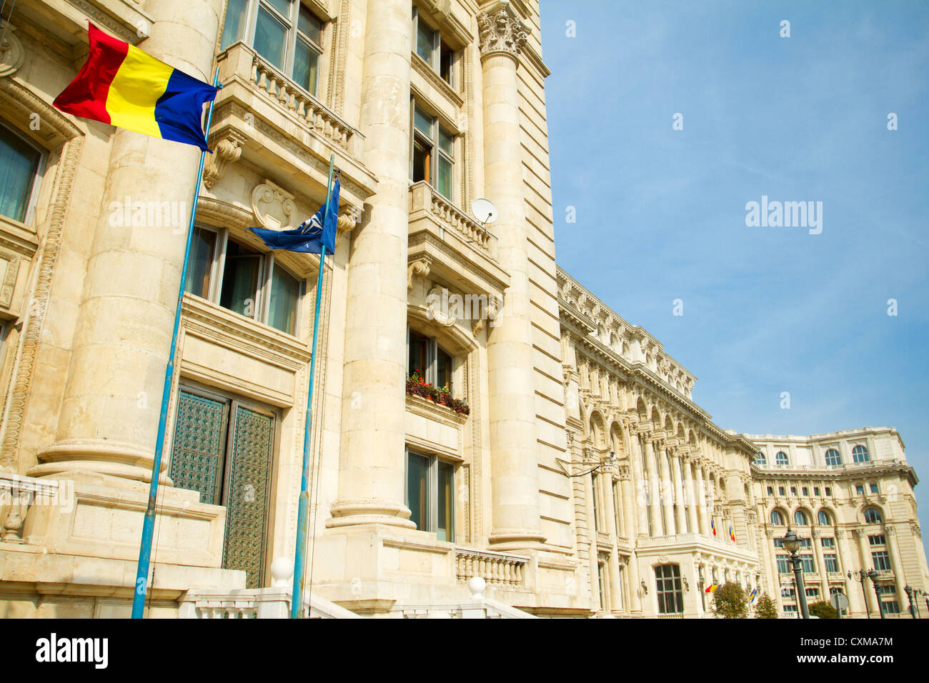 Romania bucharest city parliament building -Fotos und -Bildmaterial in ...