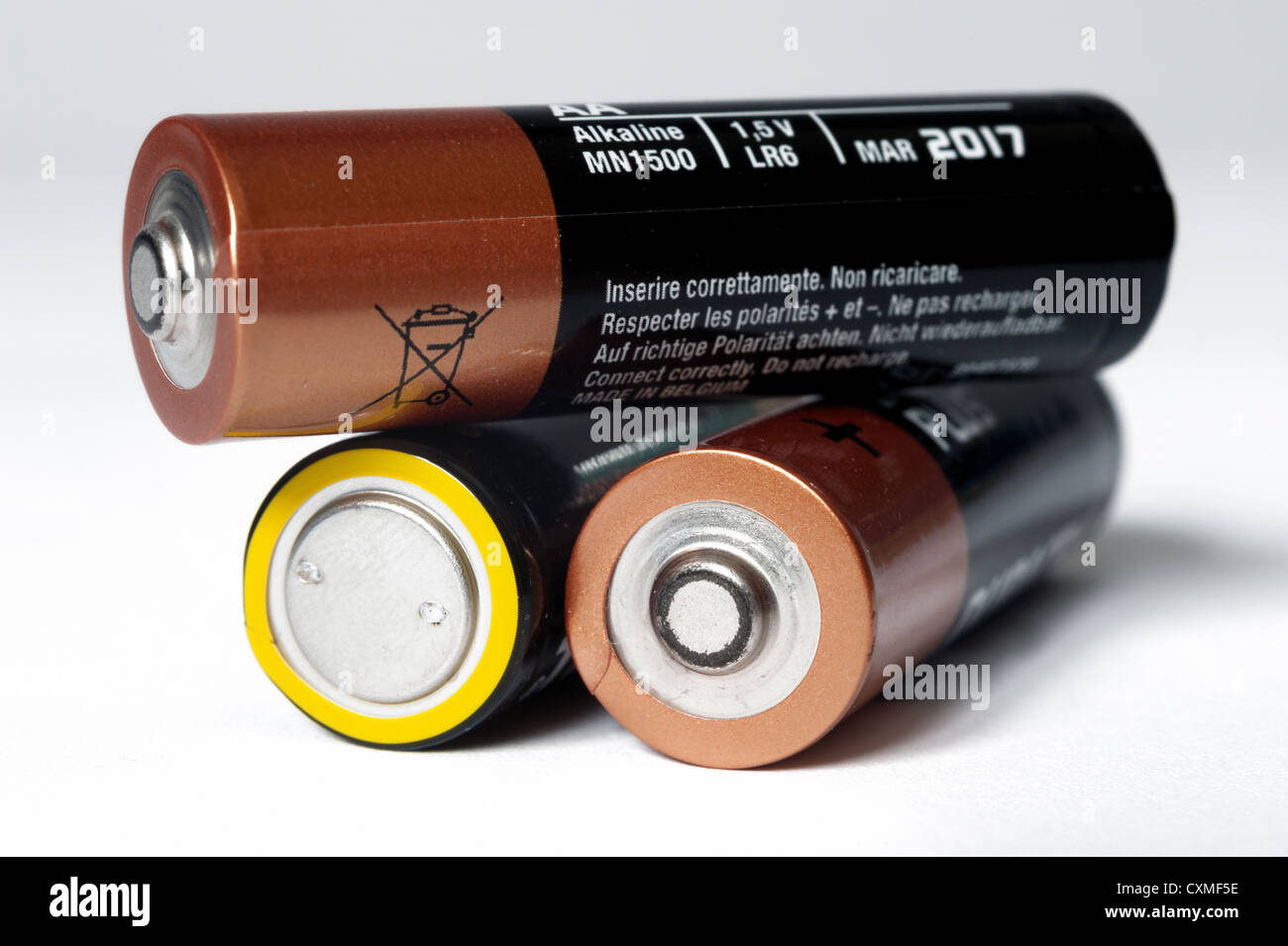 2 aa batterien -Fotos und -Bildmaterial in hoher Auflösung – Alamy
