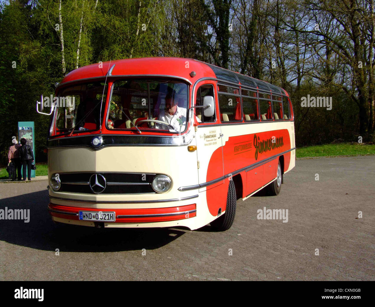 Klassischer mercedes benz klassiker -Fotos und -Bildmaterial in hoher ...