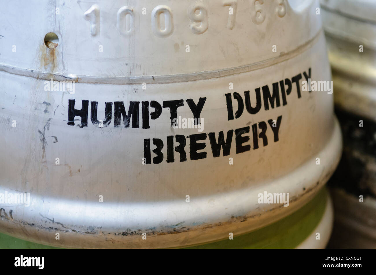 Bierfaß von Humpty Dumpty Real Ale Brewery Stockfotografie - Alamy