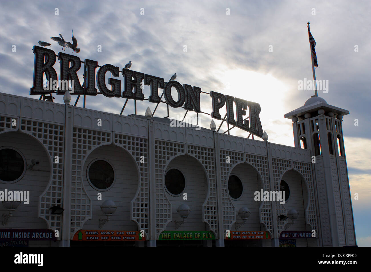 Pier sign -Fotos und -Bildmaterial in hoher Auflösung – Alamy