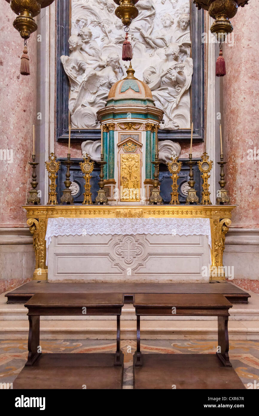 Kapelle Tabernakel im Seitenschiff der Basilika. Mafra Palast und ...