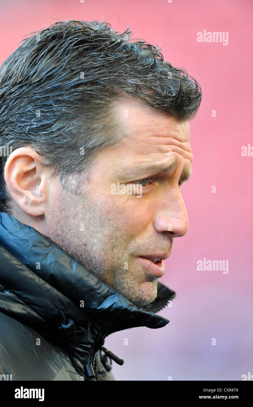 Michael Skibbe, Trainer von Hertha BSC Berlin, Porträt, Mercedes-Benz ...