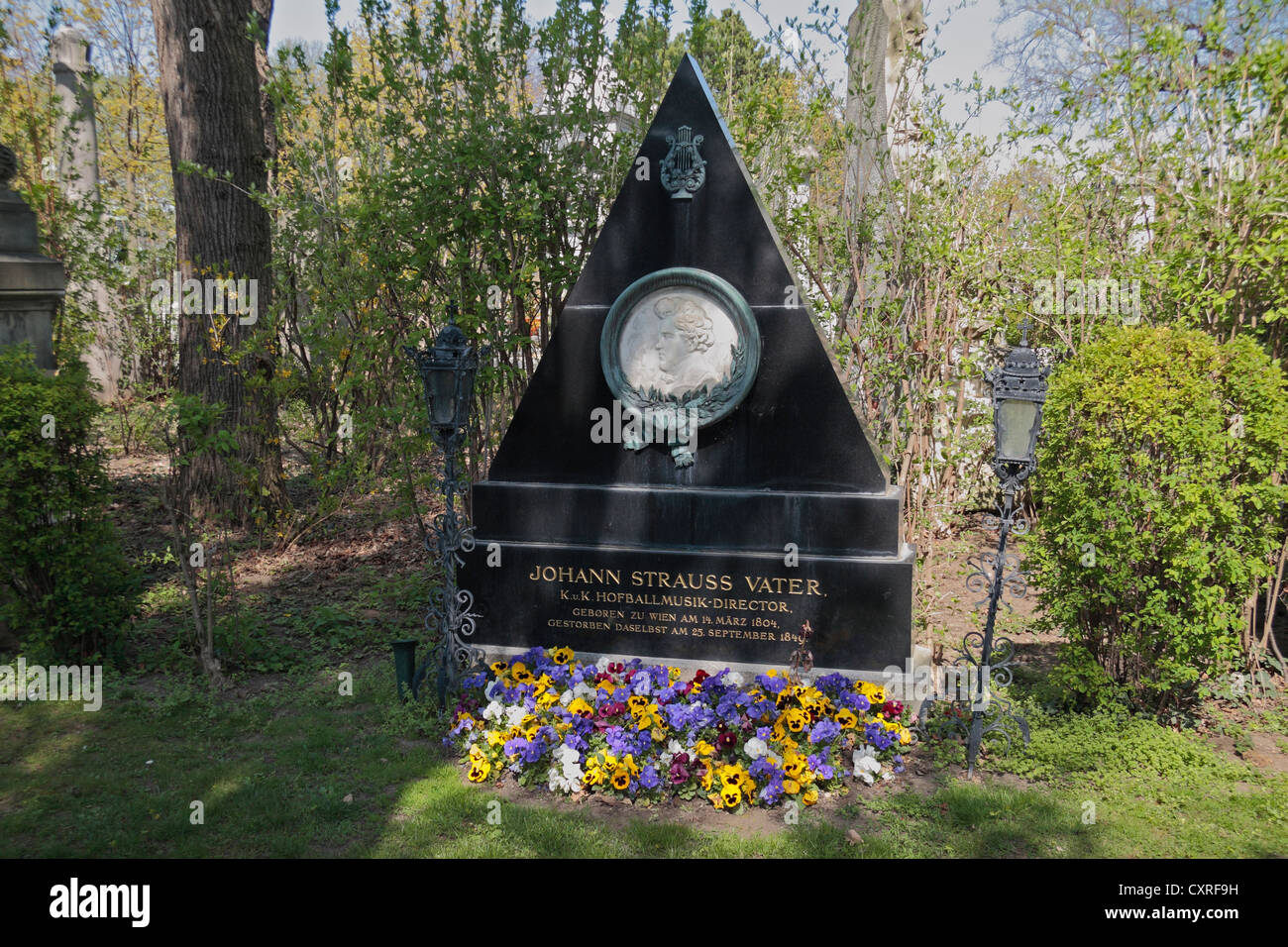 Das Grab des deutsch-österreichischen Komponisten Johann Strauss Vater ...