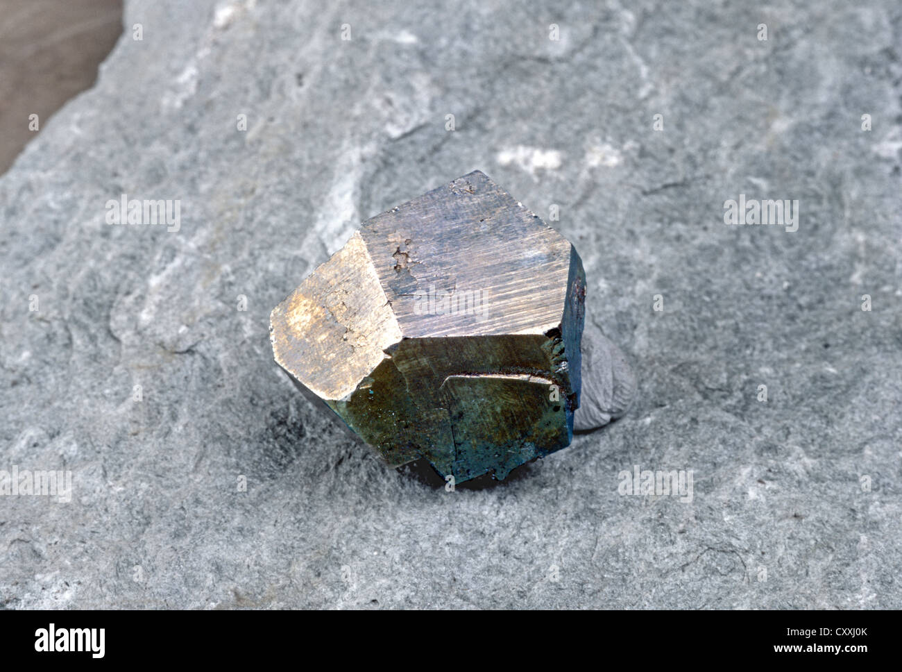 Pyrit Katzengold, Messing, brazzle Stockfotografie - Alamy