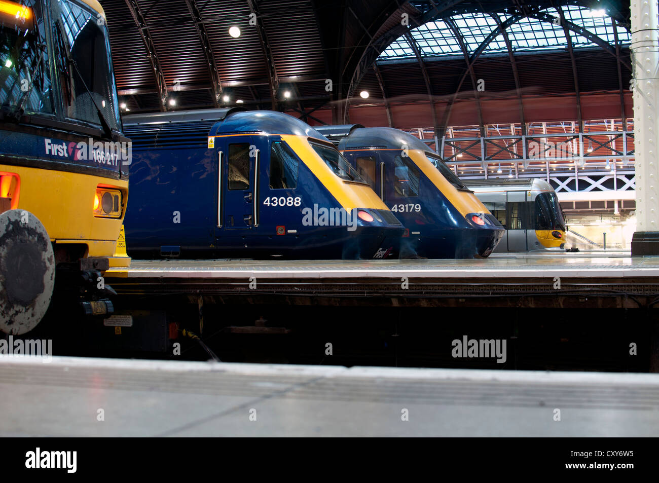 Great western hst paddington -Fotos und -Bildmaterial in hoher ...