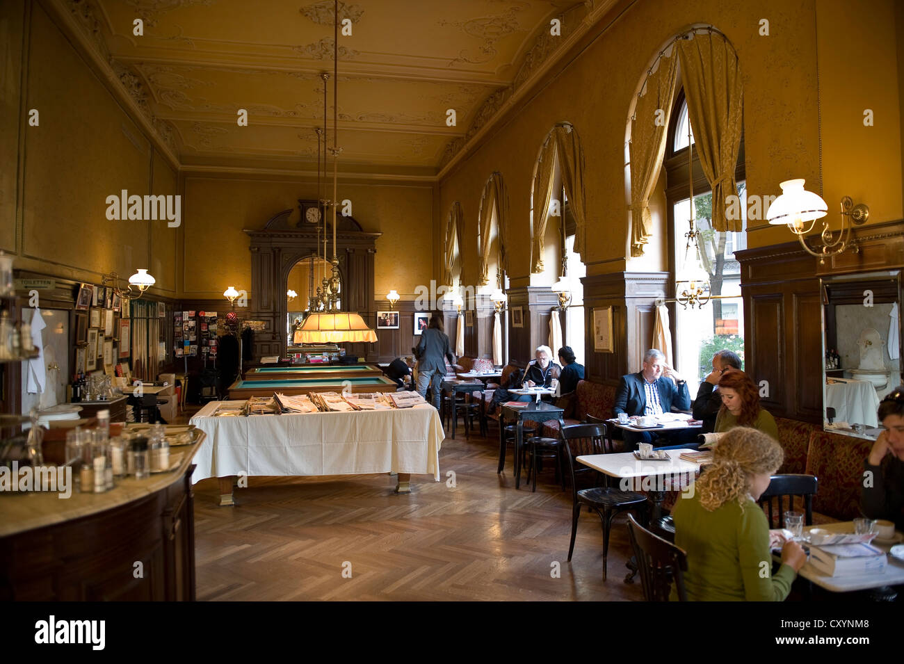 Cafe Sperl, ein typisch traditionellen Wiener Café im Zentrum Wien ...