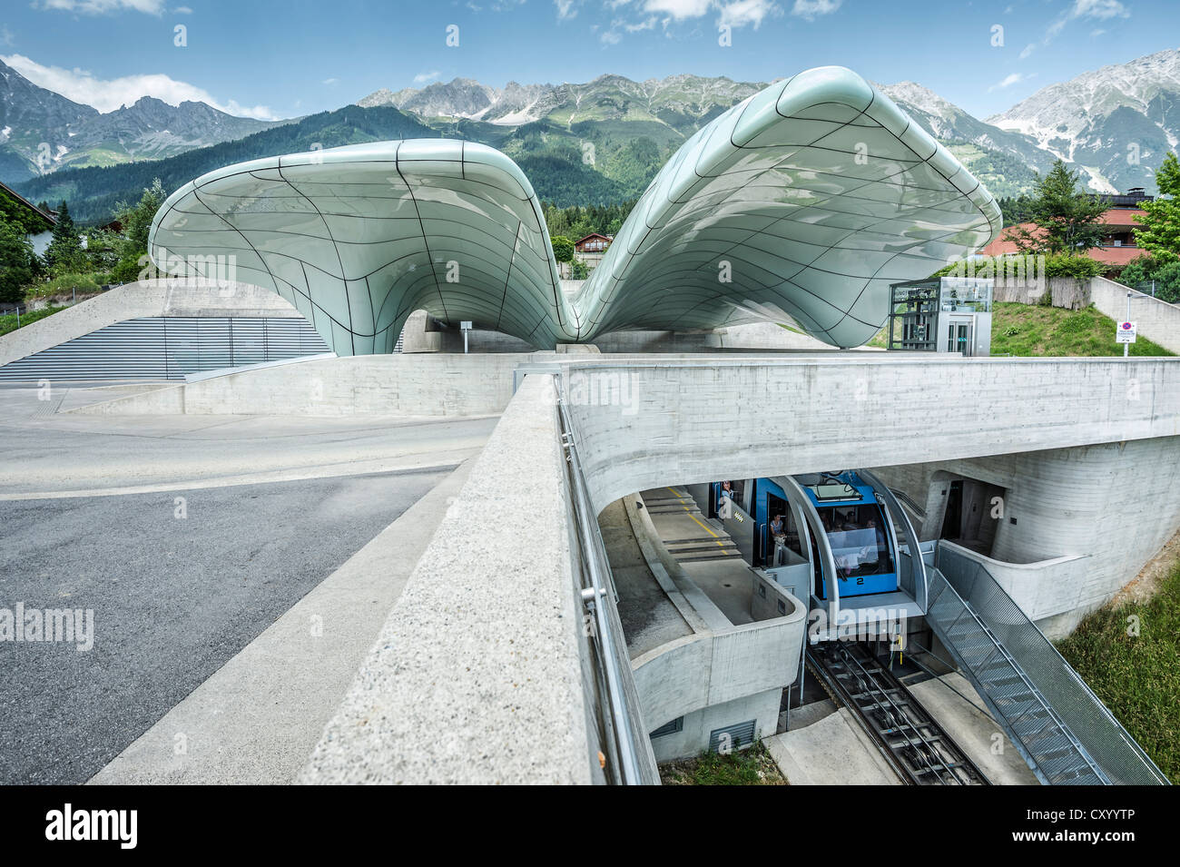 Hungerburgbahn, Hybrid-Standseilbahn, Talstation am Kongress, erbaut ...
