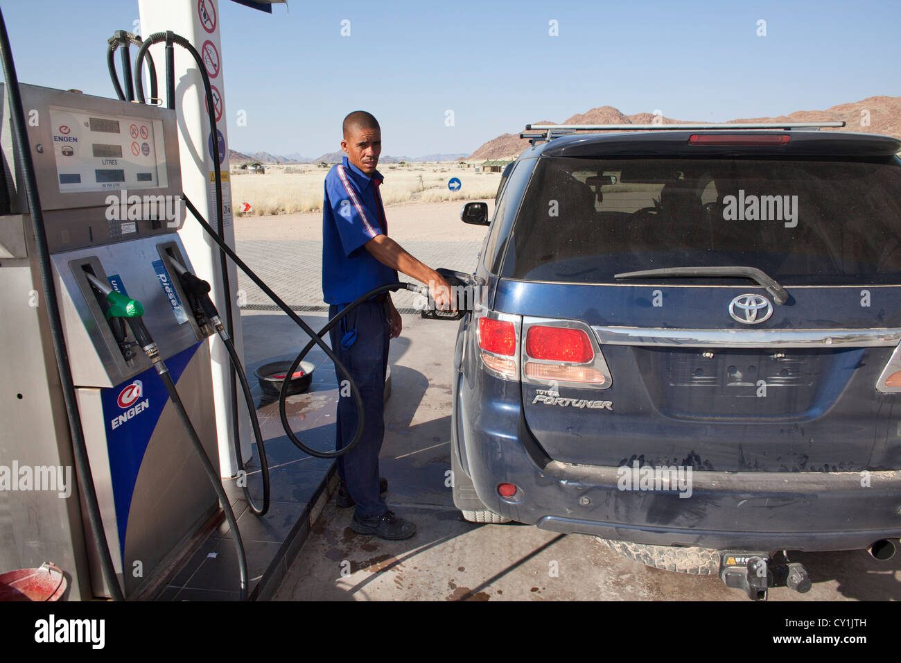 South african petrol station -Fotos und -Bildmaterial in hoher ...