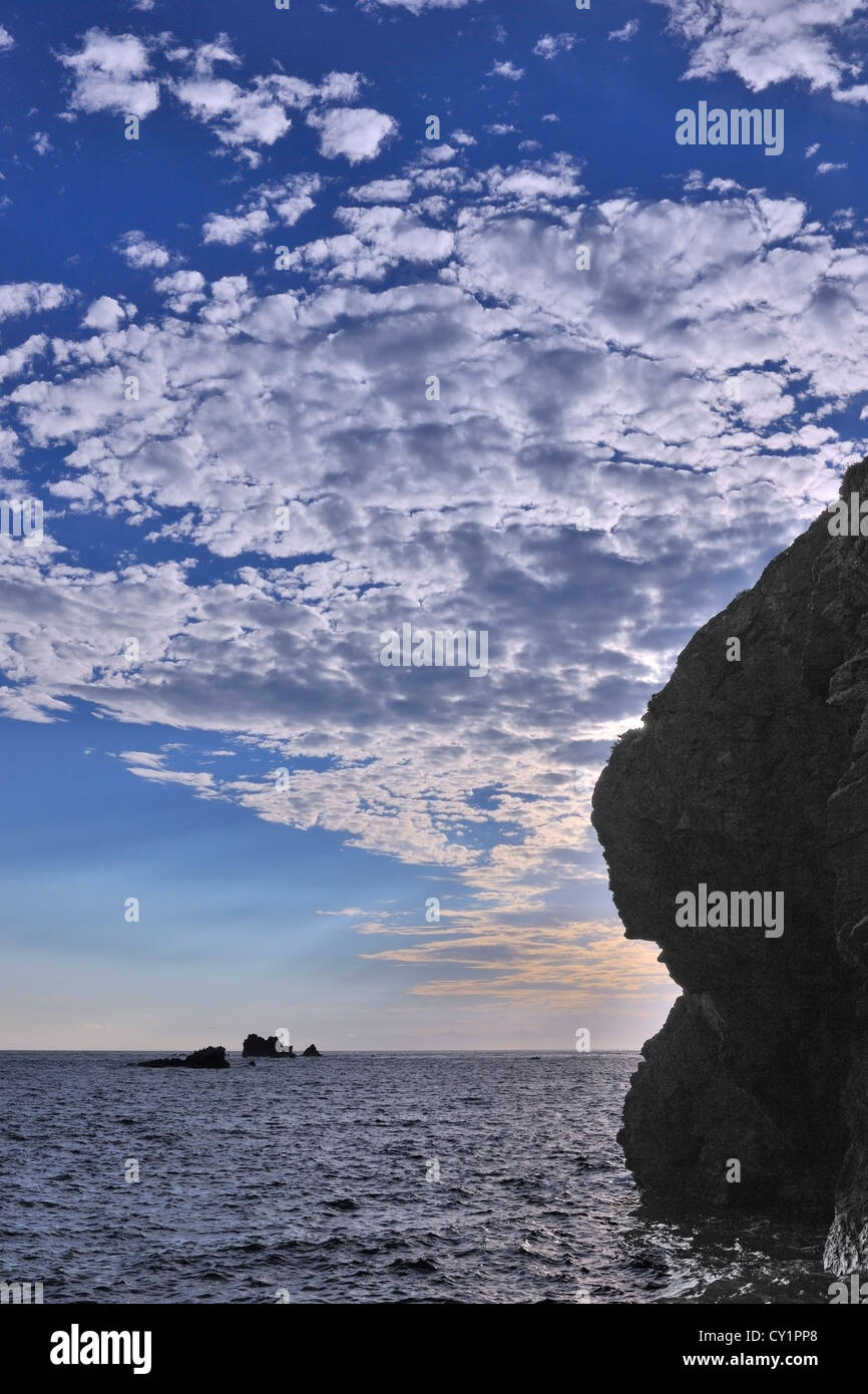 Altocumulus wolken -Fotos und -Bildmaterial in hoher Auflösung – Alamy