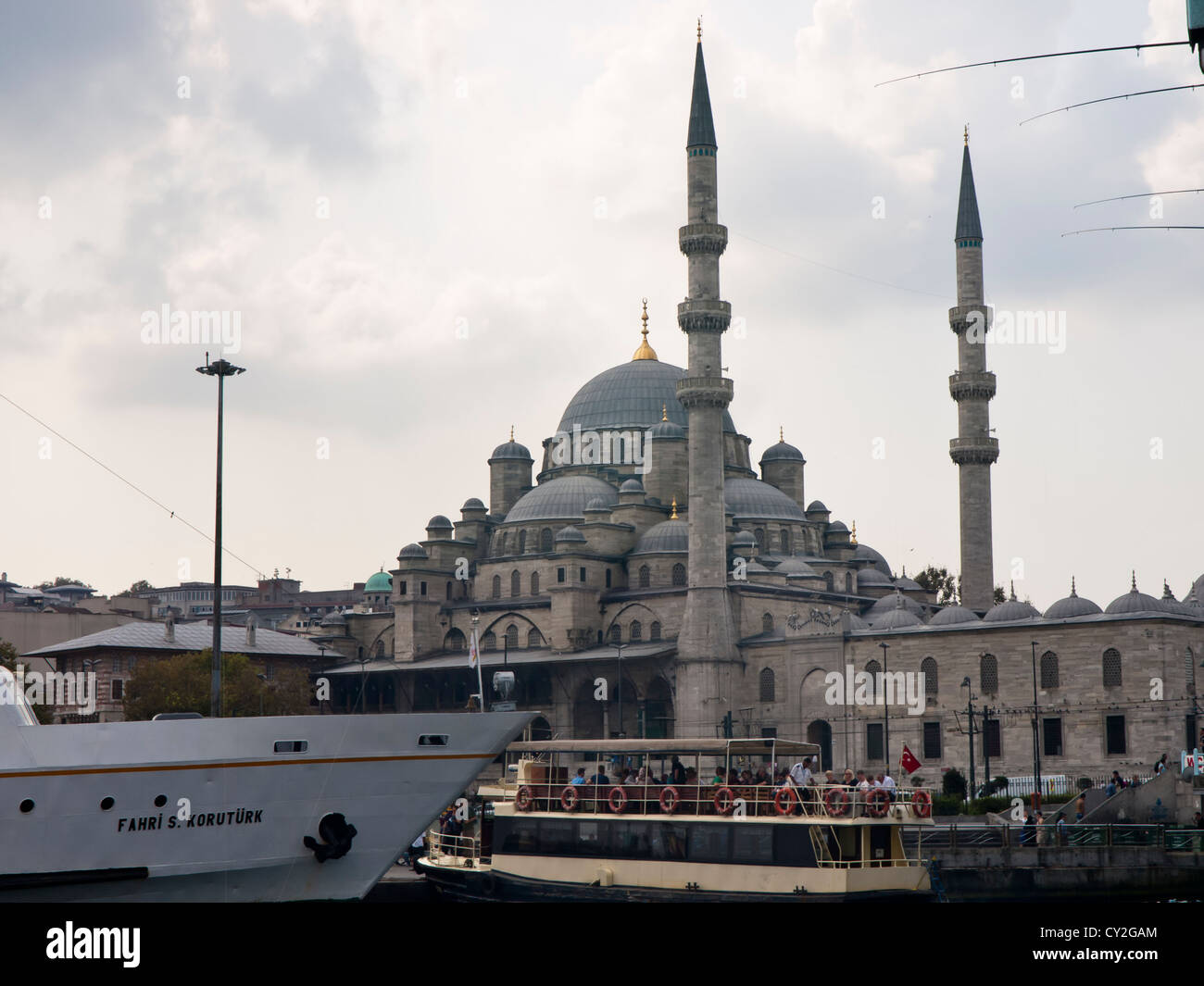 Neue moschee yeni camii -Fotos und -Bildmaterial in hoher Auflösung – Alamy