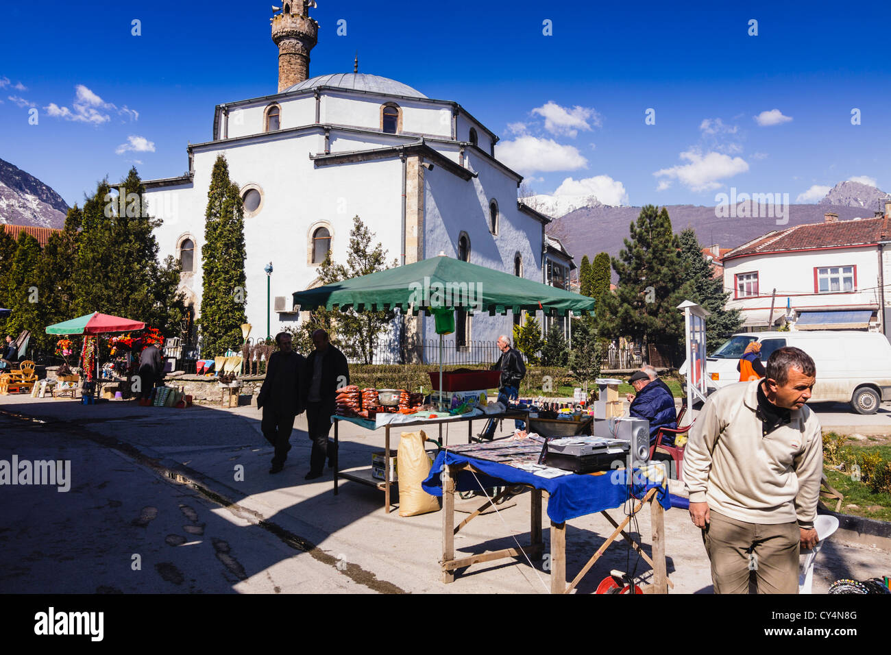 Altstadt mit Moschee und Basar. Peja, Kosovo Stockfotografie - Alamy
