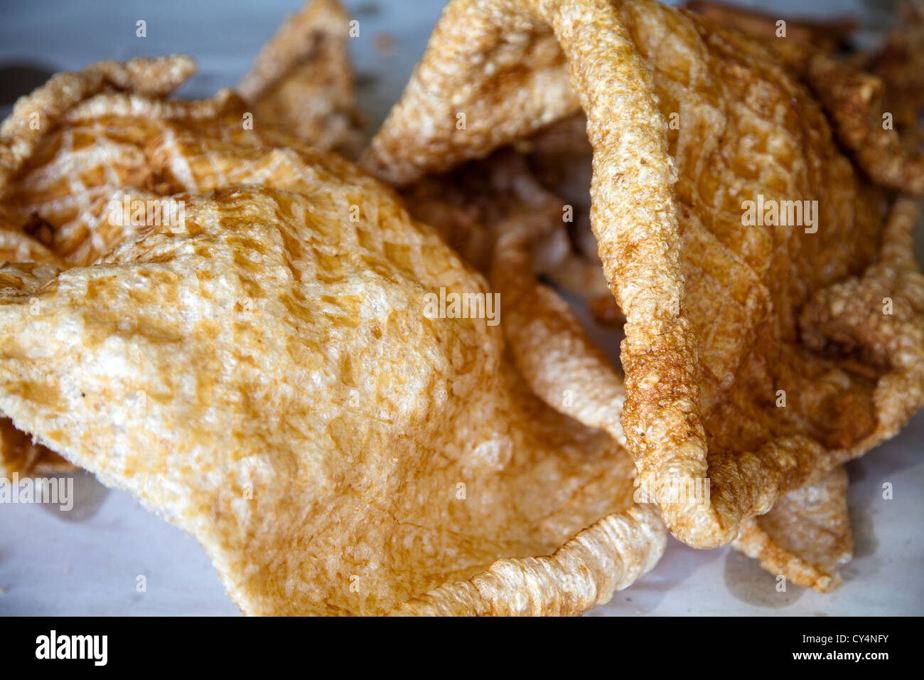 Frittierte schweineschwarte -Fotos und -Bildmaterial in hoher Auflösung ...