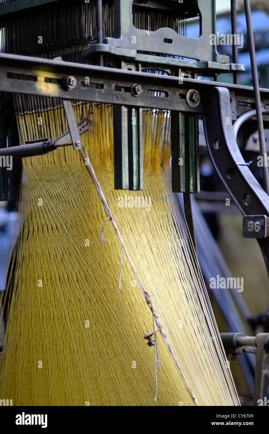 Kein webstuhl -Fotos und -Bildmaterial in hoher Auflösung – Alamy