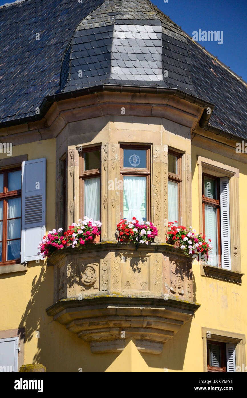 Fenster fenster erker erker -Fotos und -Bildmaterial in hoher Auflösung ...