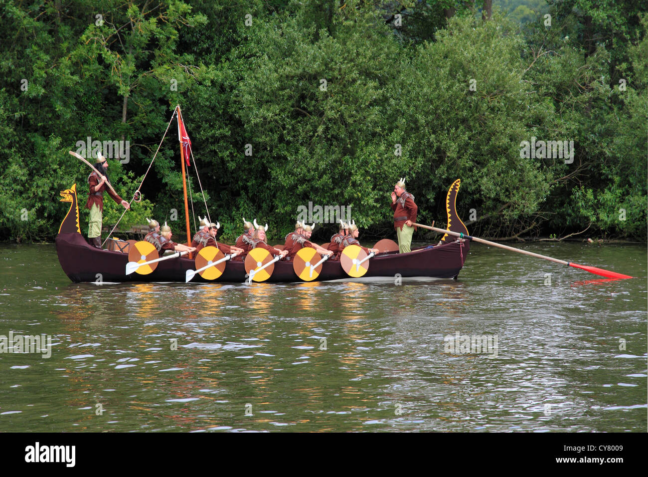 Wikinger flussboot -Fotos und -Bildmaterial in hoher Auflösung – Alamy