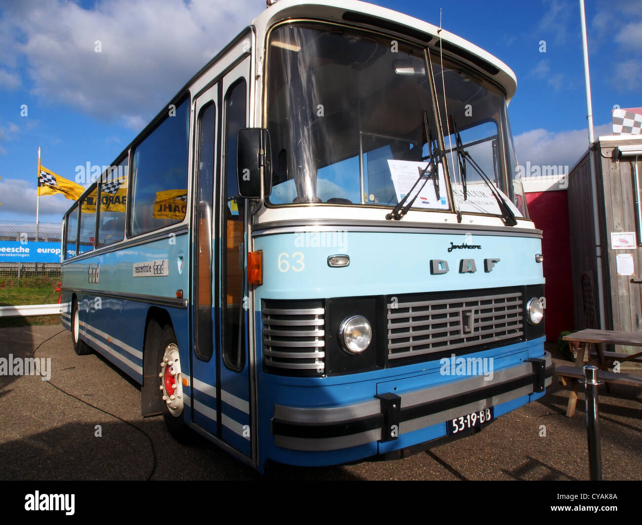 1975 bus -Fotos und -Bildmaterial in hoher Auflösung – Alamy