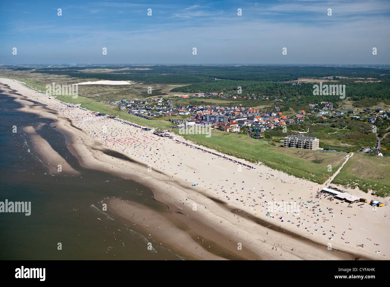 Menschen am strand antenne -Fotos und -Bildmaterial in hoher Auflösung – Alamy