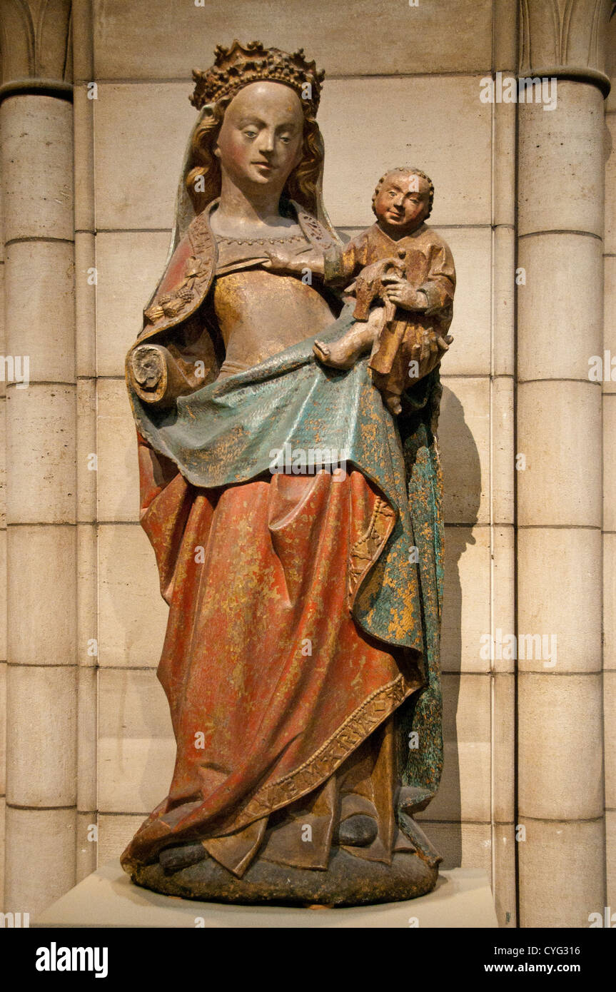 Jungfrau und Kind mit Vogel 15. Jahrhundert Französisch Kalkstein 148cm Frankreich Skulptur ...