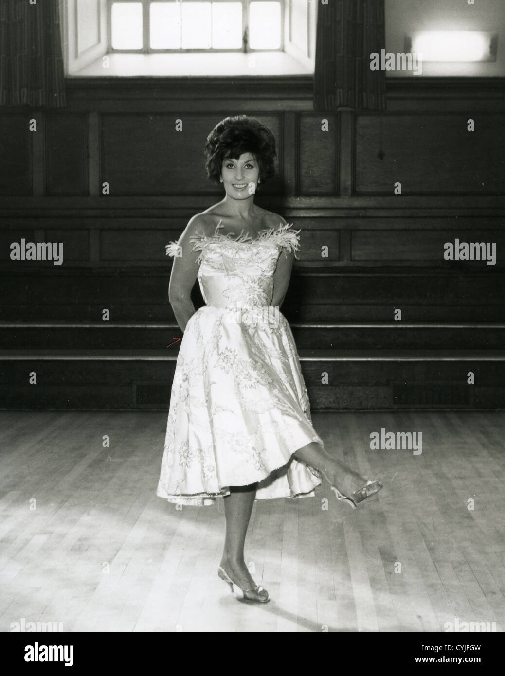 Alma cogan uk singer -Fotos und -Bildmaterial in hoher Auflösung – Alamy
