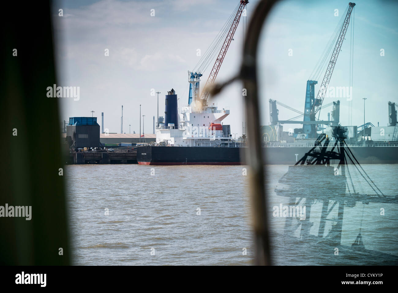Ship crane -Fotos und -Bildmaterial in hoher Auflösung – Alamy