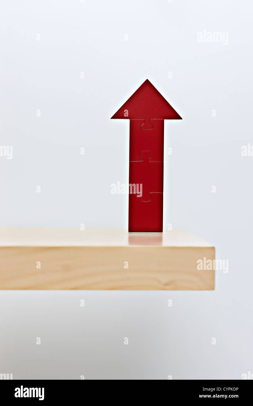 Pfeil zeigt nach oben hintergrund -Fotos und -Bildmaterial in hoher Auflösung – Alamy