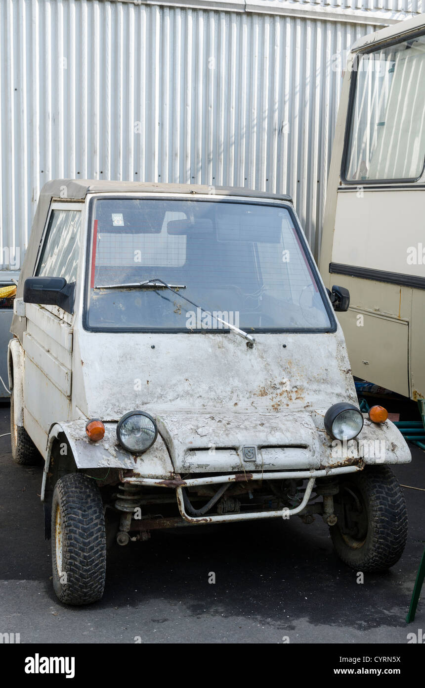 alte alte Scheiße Scheiß Auto Stockfotografie - Alamy