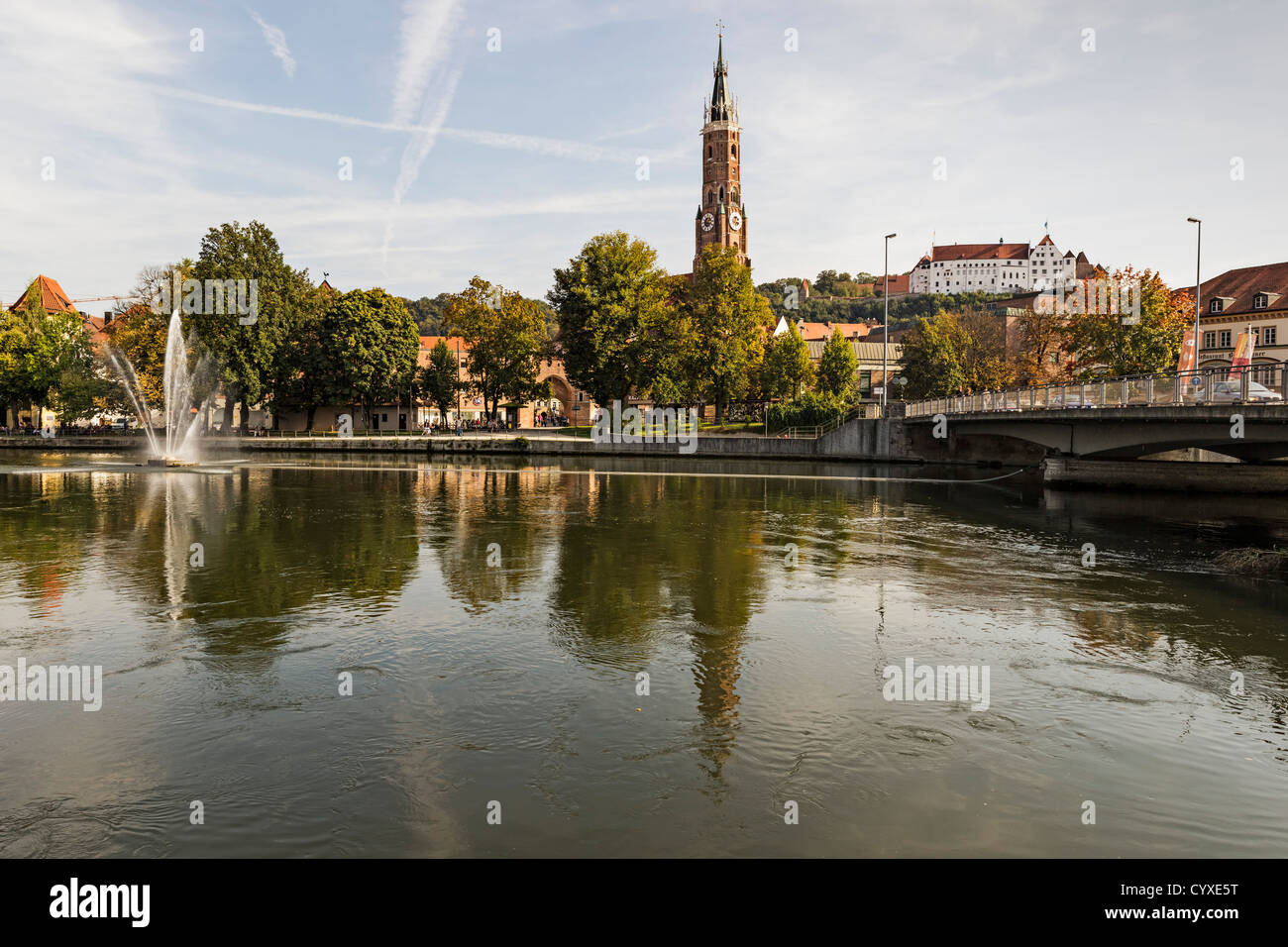 Deutschland, Landshut, Blick auf den Dom St. Martin und Burg Trausnitz ...