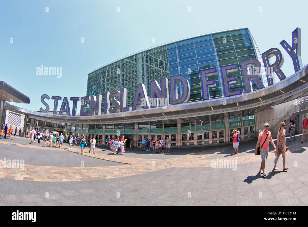 Die Staten Island Ferry Terminal am Battery Park in Manhattan New York ...