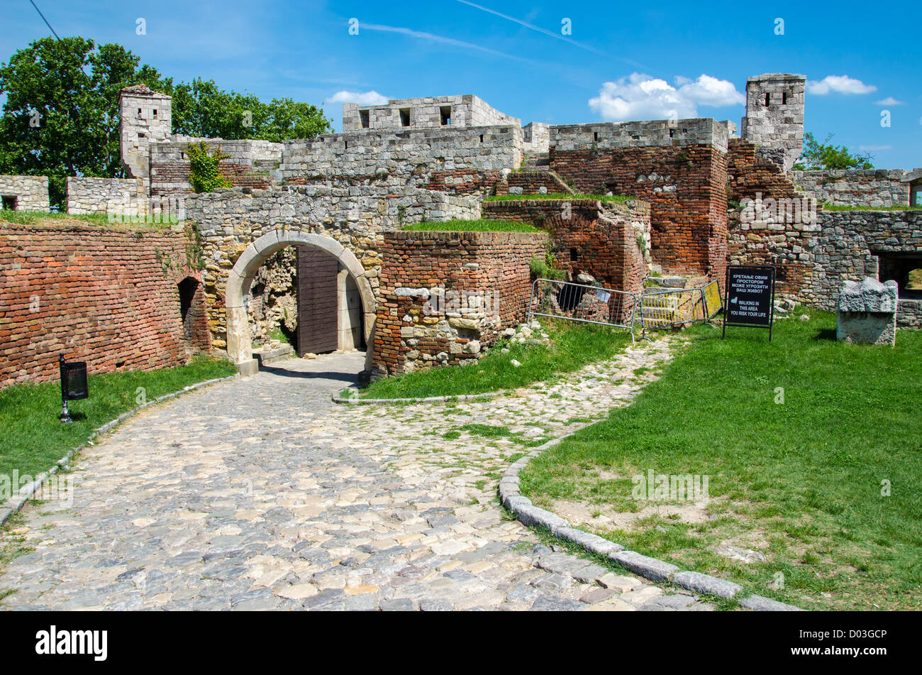 Festung festung festung festungsmauern -Fotos und -Bildmaterial in ...
