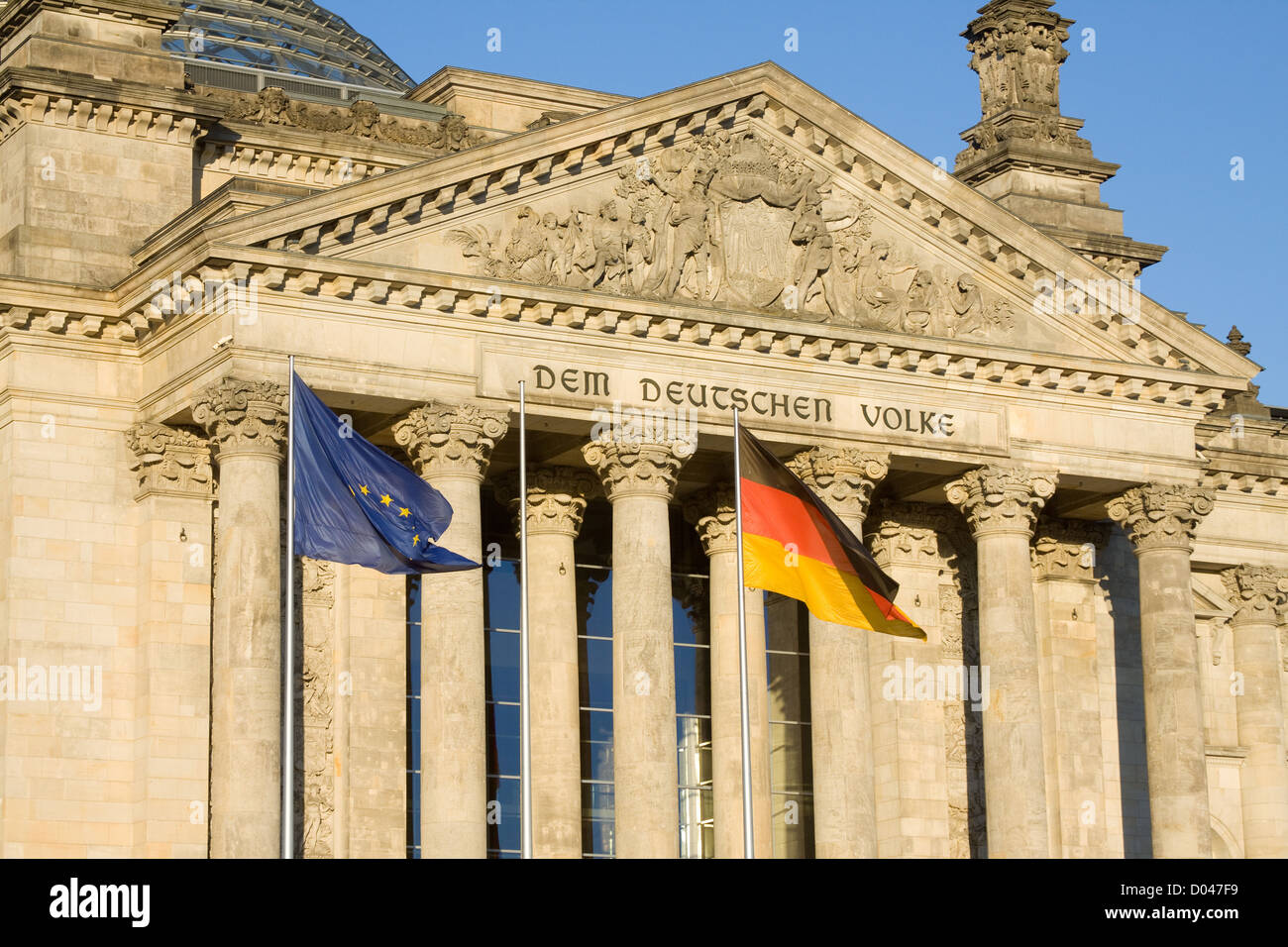 Giebel von reichstag -Fotos und -Bildmaterial in hoher Auflösung – Alamy