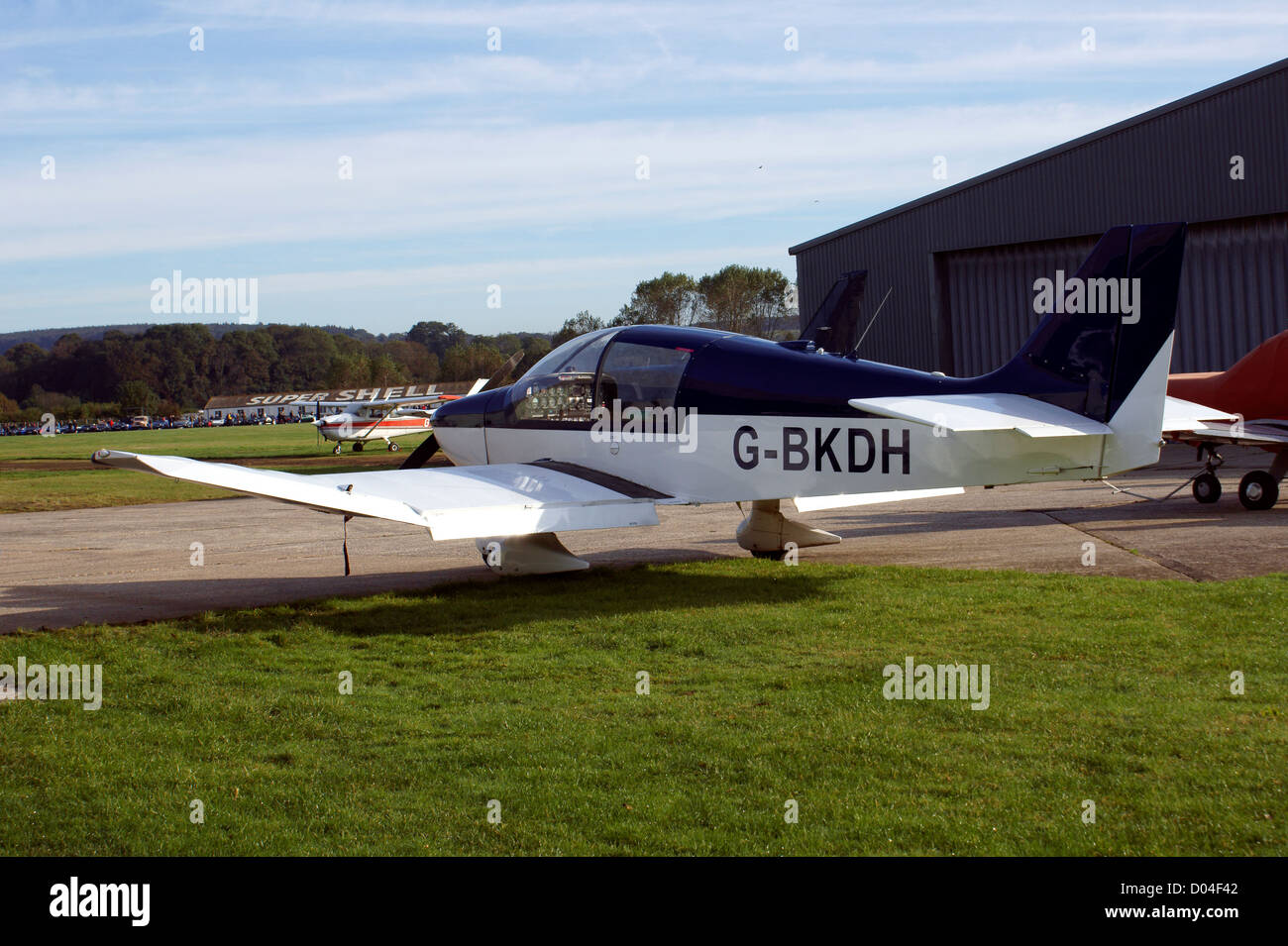 Robin dr400 -Fotos und -Bildmaterial in hoher Auflösung – Alamy