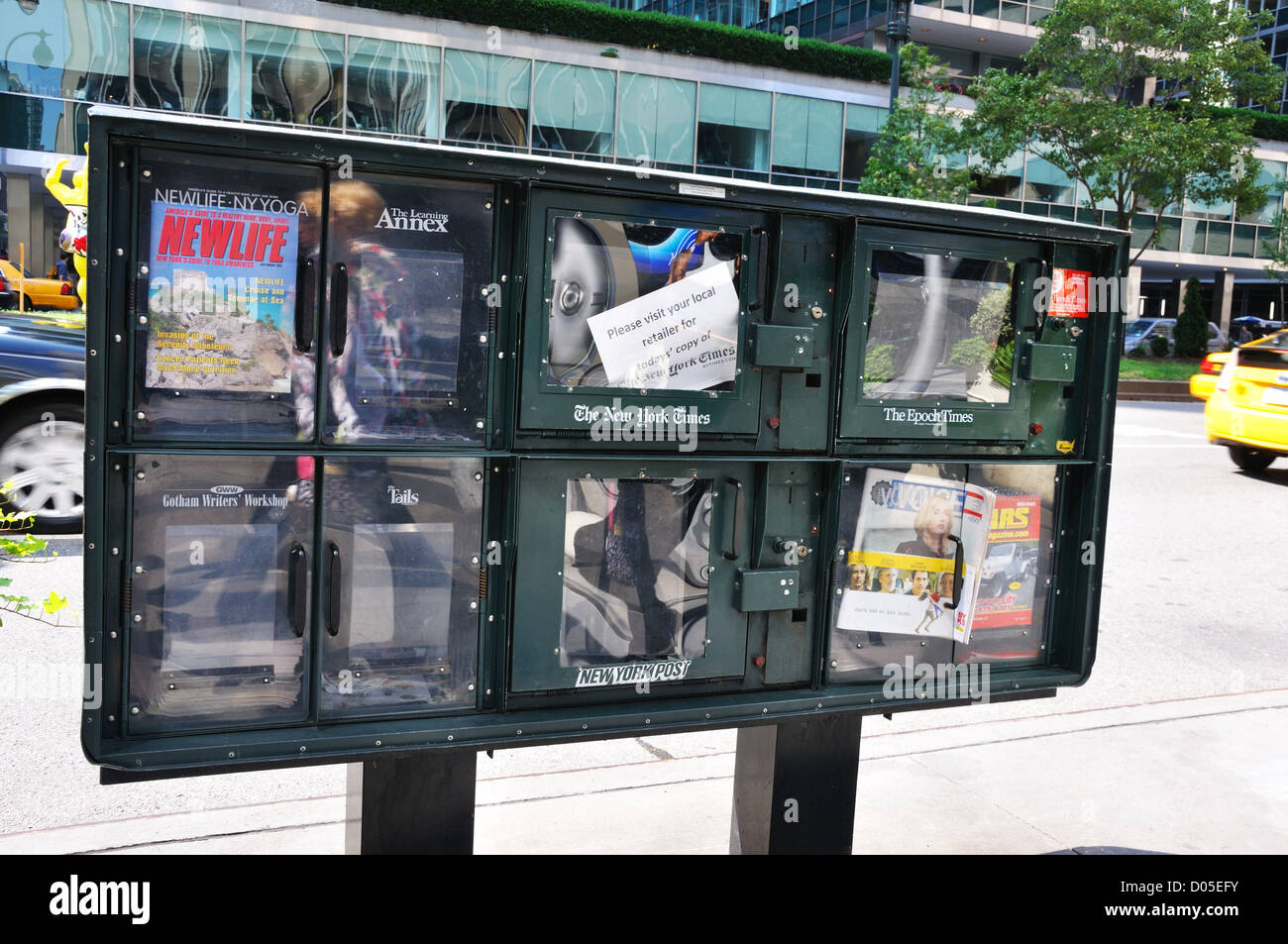 Newspaper boxes new york -Fotos und -Bildmaterial in hoher Auflösung ...