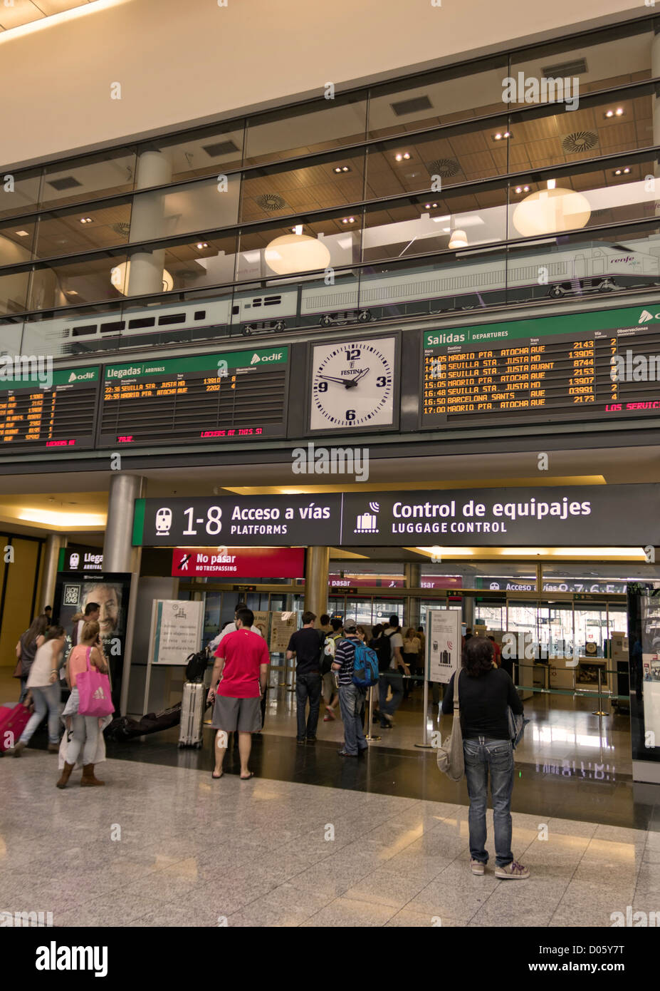 Malaga train station -Fotos und -Bildmaterial in hoher Auflösung – Alamy