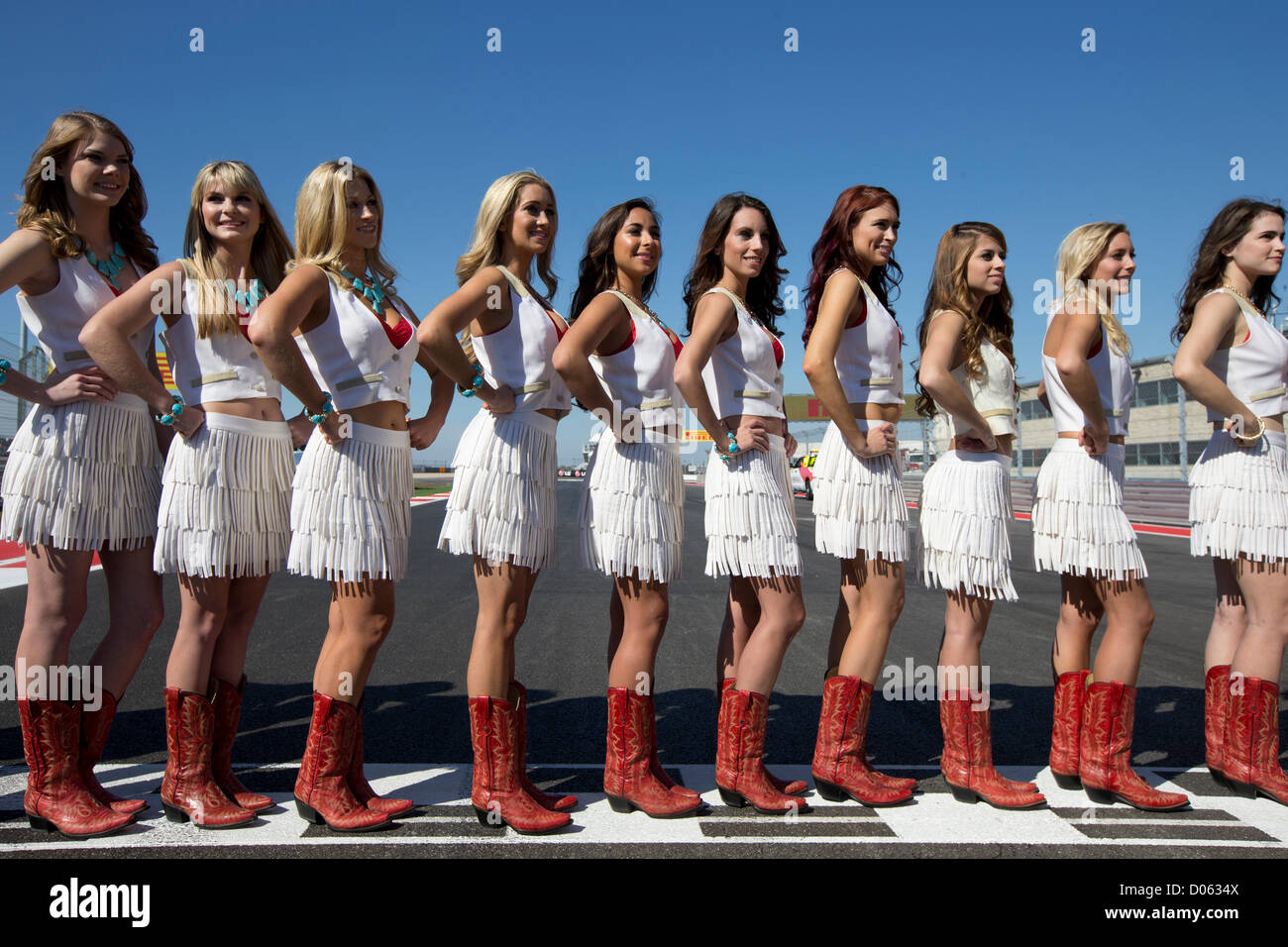 "Grid Girls" beteiligen sich vor dem Rennen Festlichkeiten an der ...