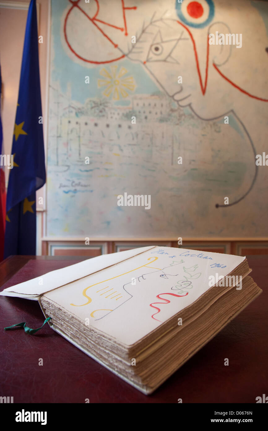 Jean cocteau mural -Fotos und -Bildmaterial in hoher Auflösung – Alamy