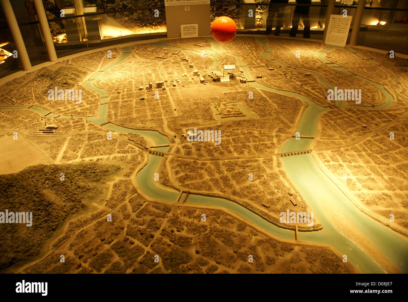 Japan, Hiroshima, Anzeige in Hiroshima Peace Museum zeigt die Stadt ...