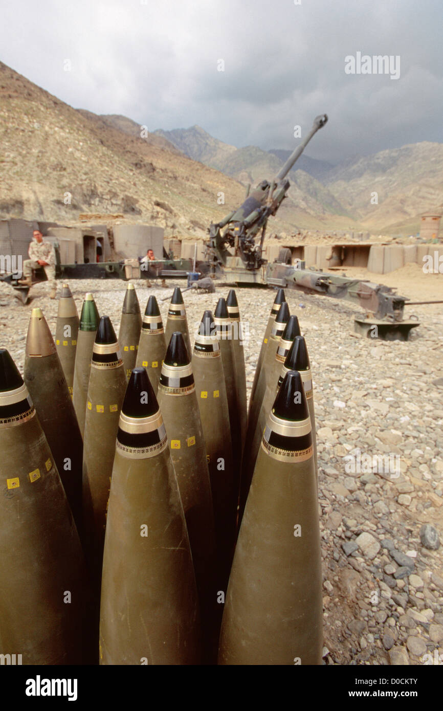 155mm Rocket Assisted High Explosive Artillerie runden Stand bereit ...