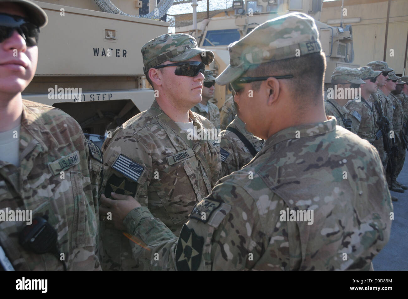 Wir armee captain jacob estrada -Fotos und -Bildmaterial in hoher ...